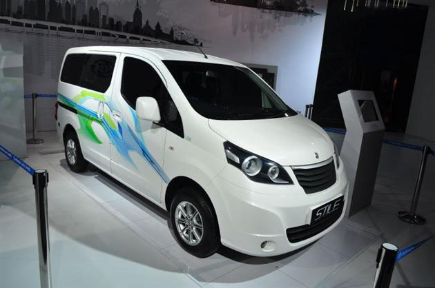 Ashok Leyland Stile MPV unveiled at Auto Expo - Indiandrives.com