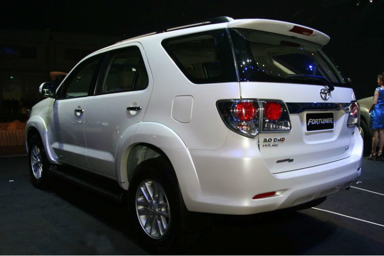 Toyota-Fortuner-Back-View-12 - Indiandrives.com