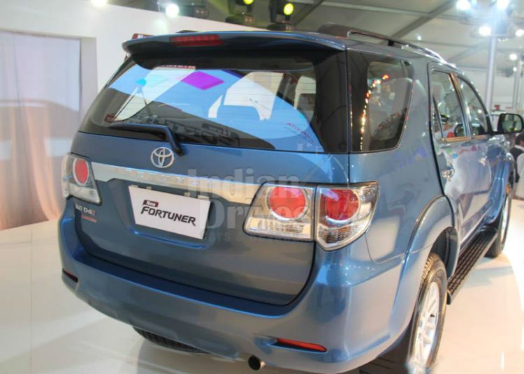 Toyota-Fortuner-back-view-1 - Indiandrives.com