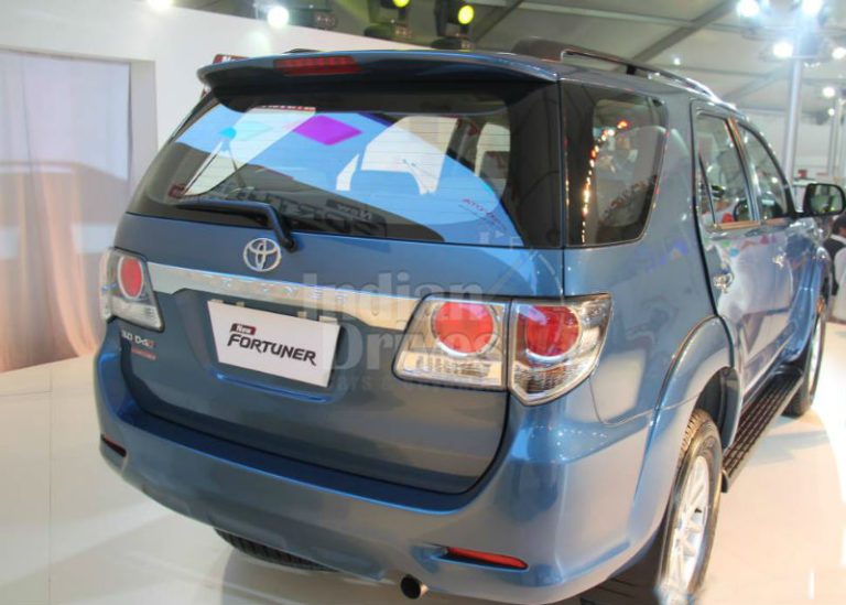 Toyota-Fortuner-back-view-1 - Indiandrives.com