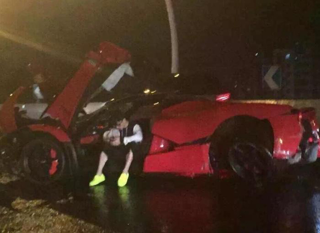 LaFerrari Crashed In Shanghai, China - Indiandrives.com